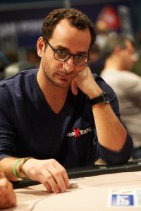 Poker : Fratty frappe aussi